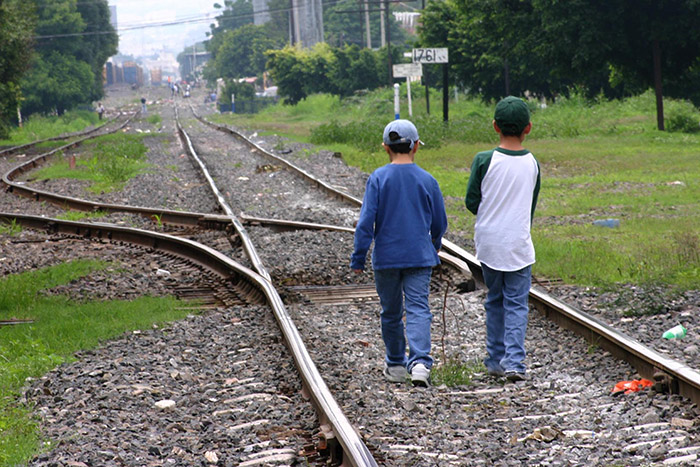 La Primera Línea, primer producto de importación - ContraPunto