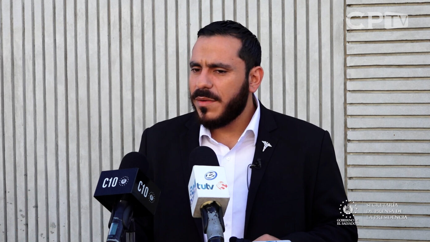 Ministro de salud, Francisco Alabi: ISSS no se fusionará con el MINSAL