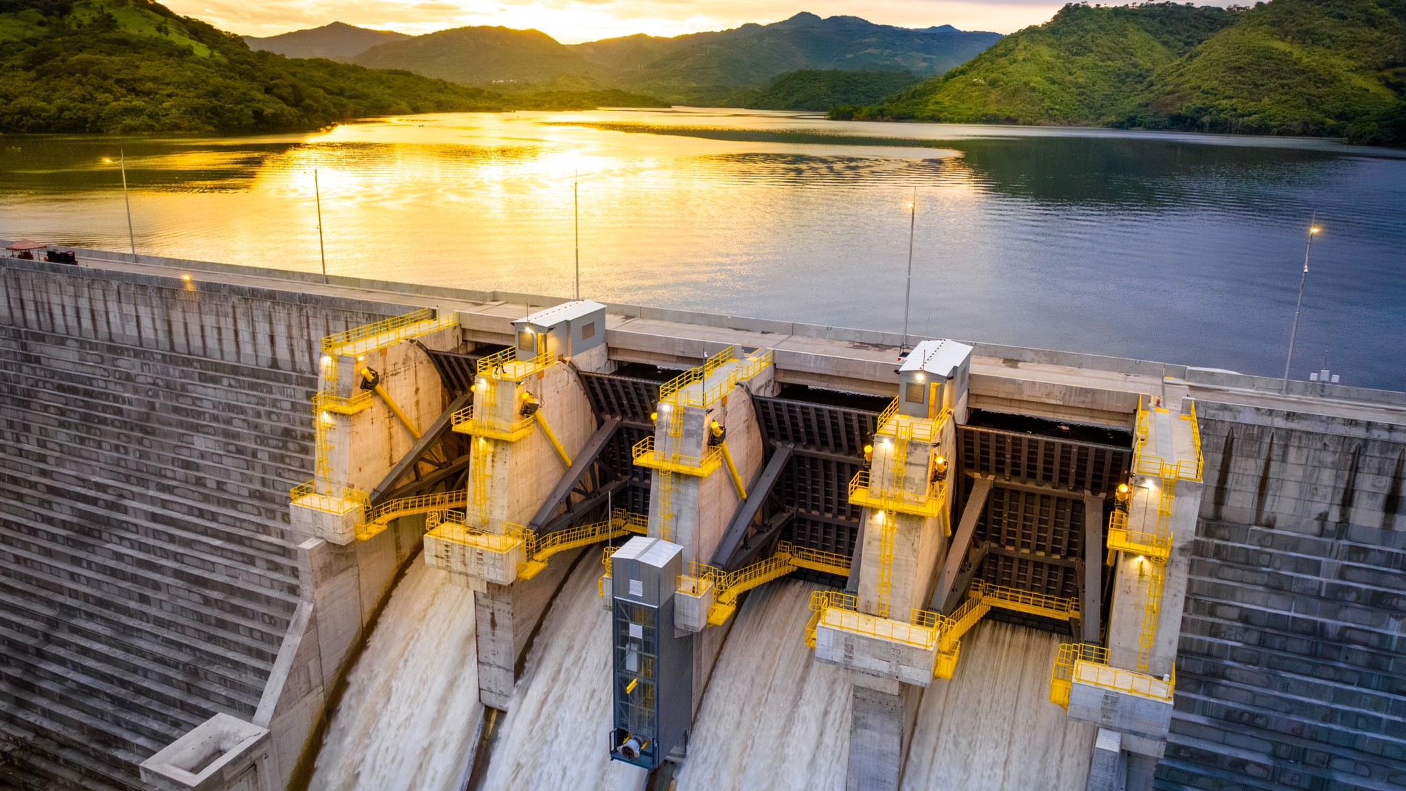 ¿Cómo se genera energía en la Central Hidroeléctrica 3 de Febrero? - ContraPunto