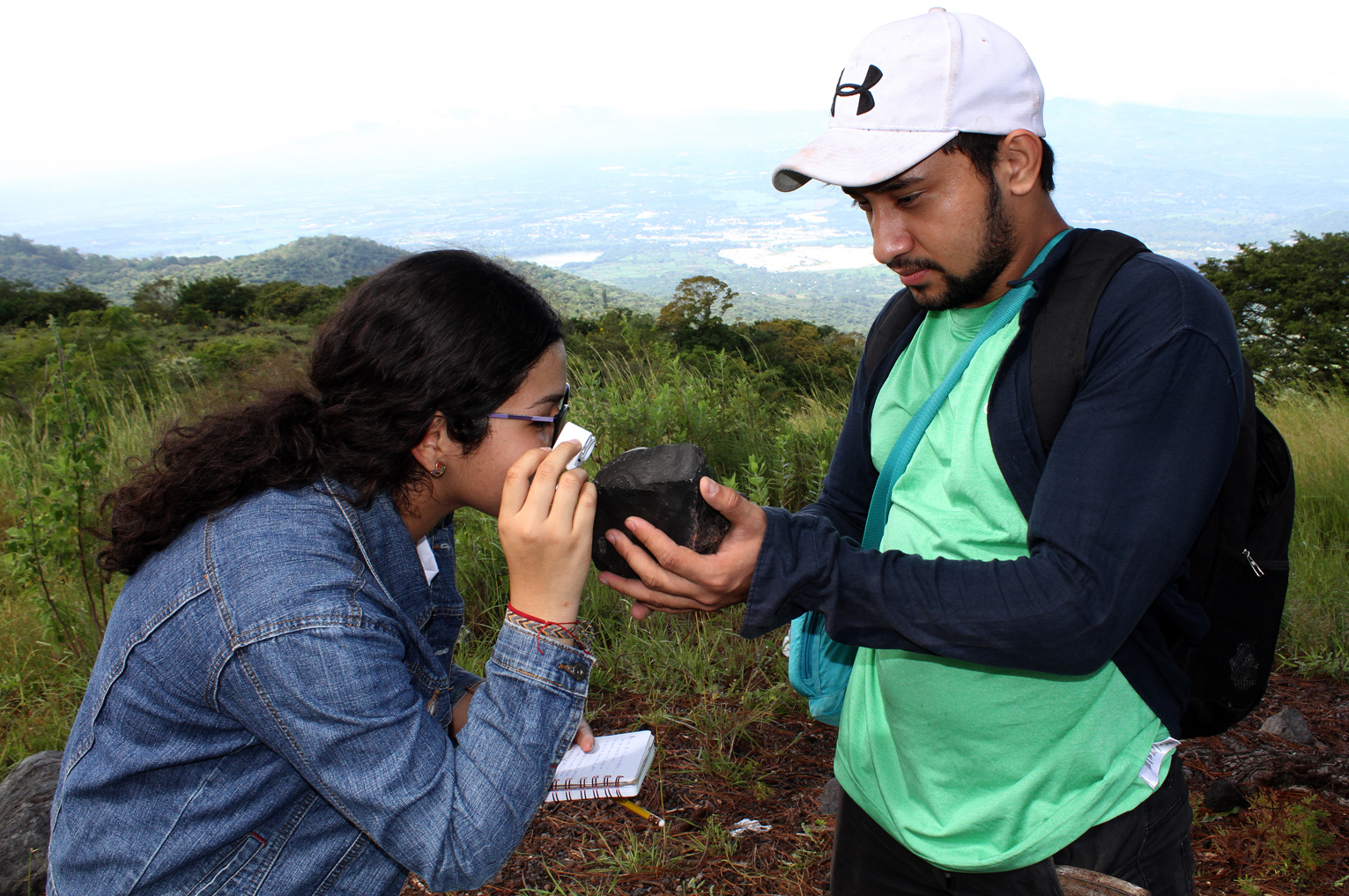 Los Cráteres Escondidos, en el volcán de San Salvador, están en reposo ...