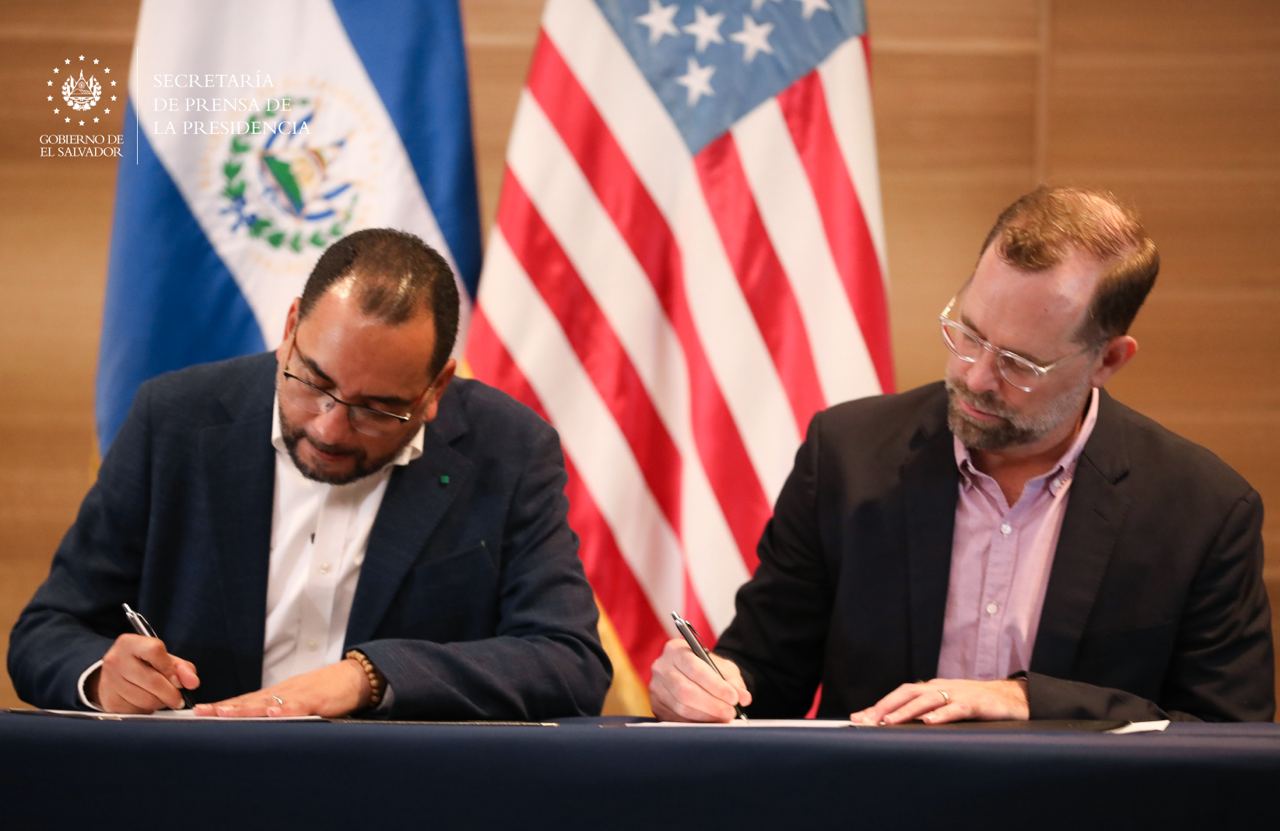 Gobierno y USAID firman memorándum para fomentar transparencia en ANDA ...