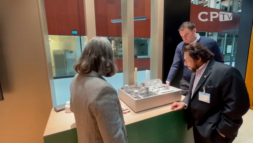 Vicepresidente Félix Ulloa visita "El Cubo" de Philip Morris